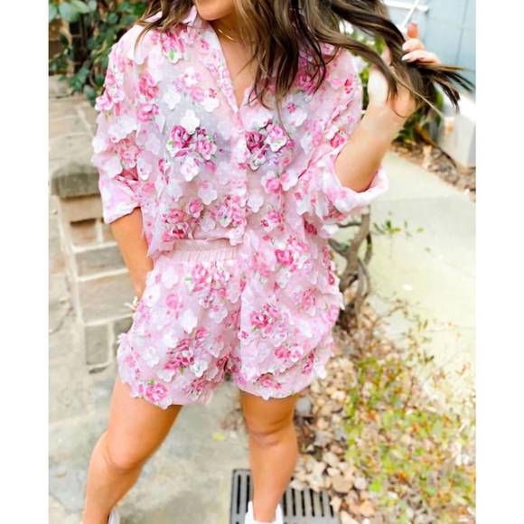 WITH LOVE, MOLLY | Other | New With Love Molly Floral 3d Print Flower ...